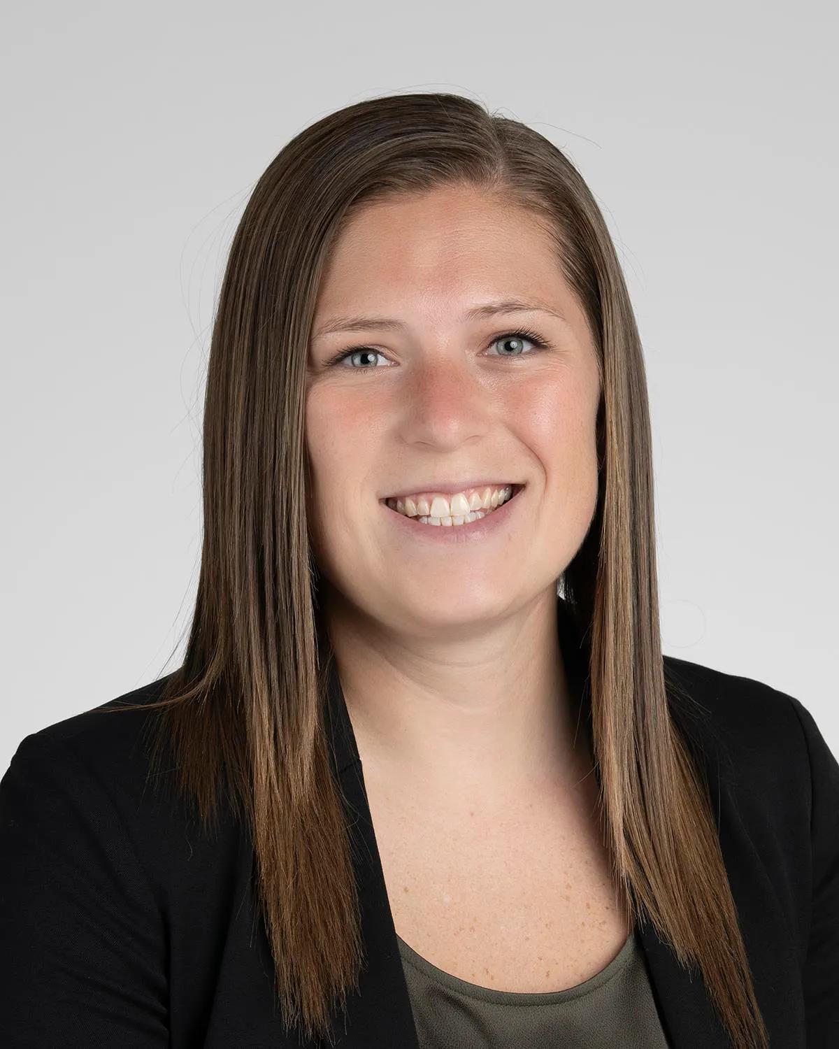 Danielle Acuna, CNP - Cleveland, OH - Critical Care Medicine