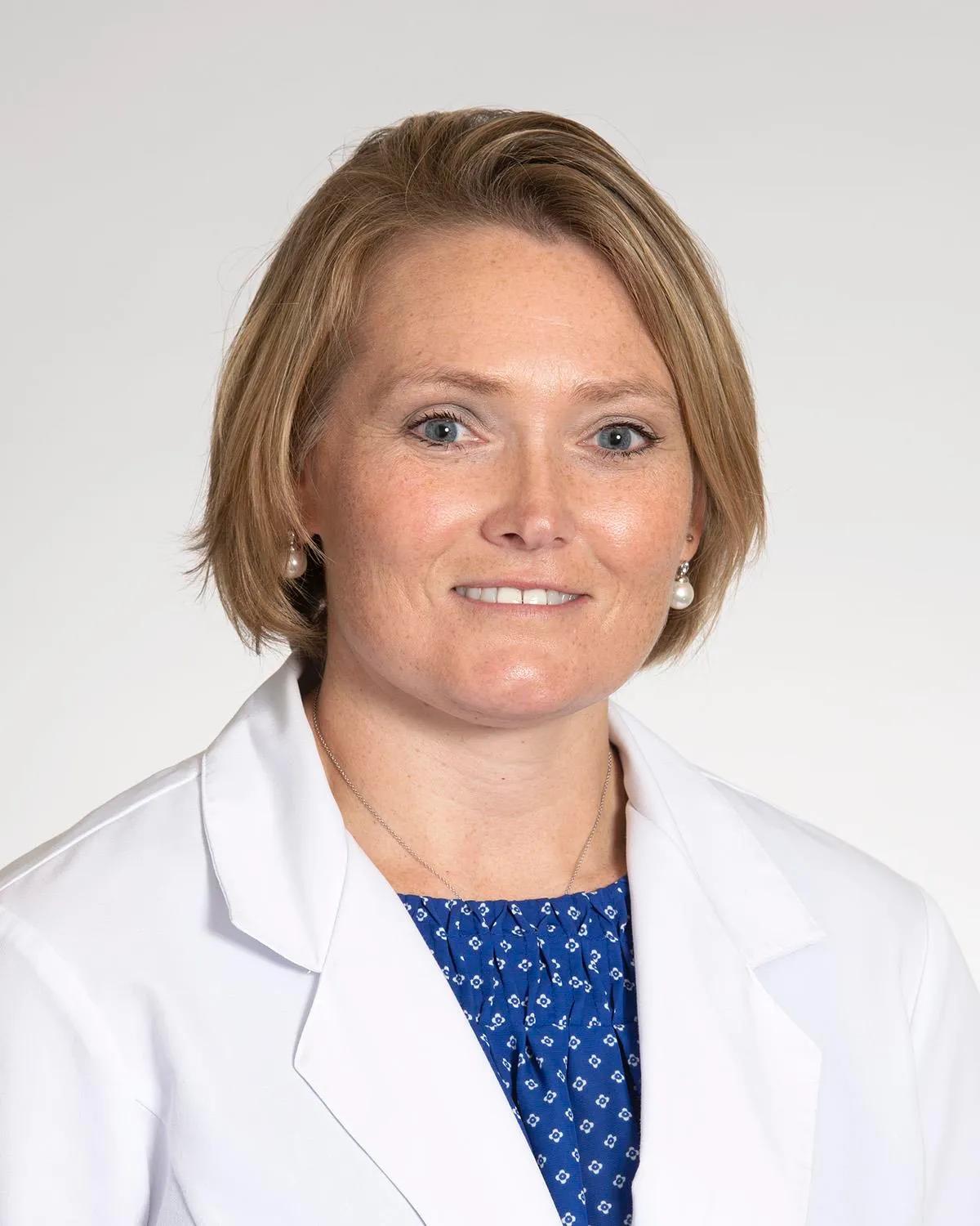 Stephanie DeVault, CNP - Dover, OH - Pulmonology