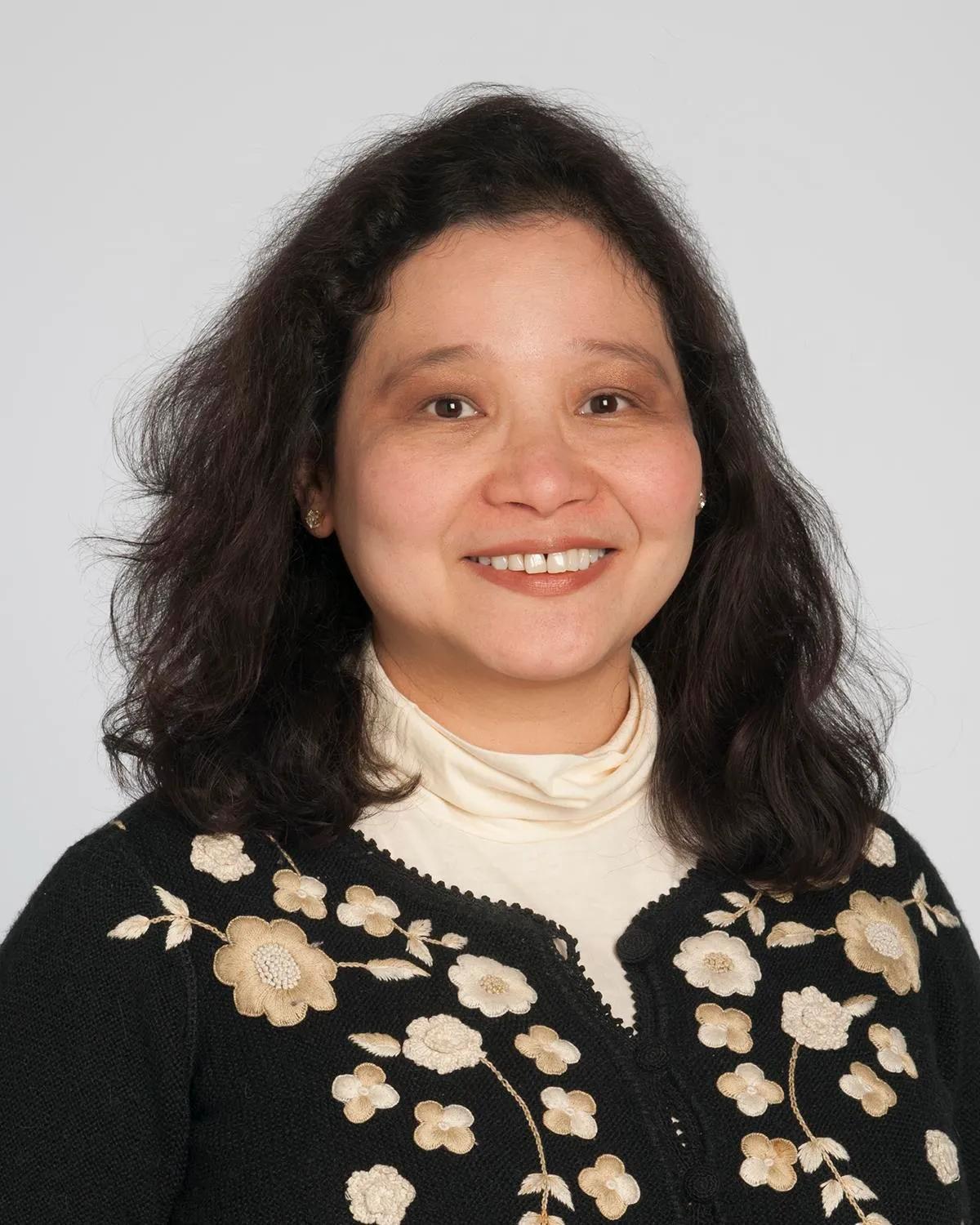 Dr. Rosa Solis, MD - Avon, OH - Hospital Medicine