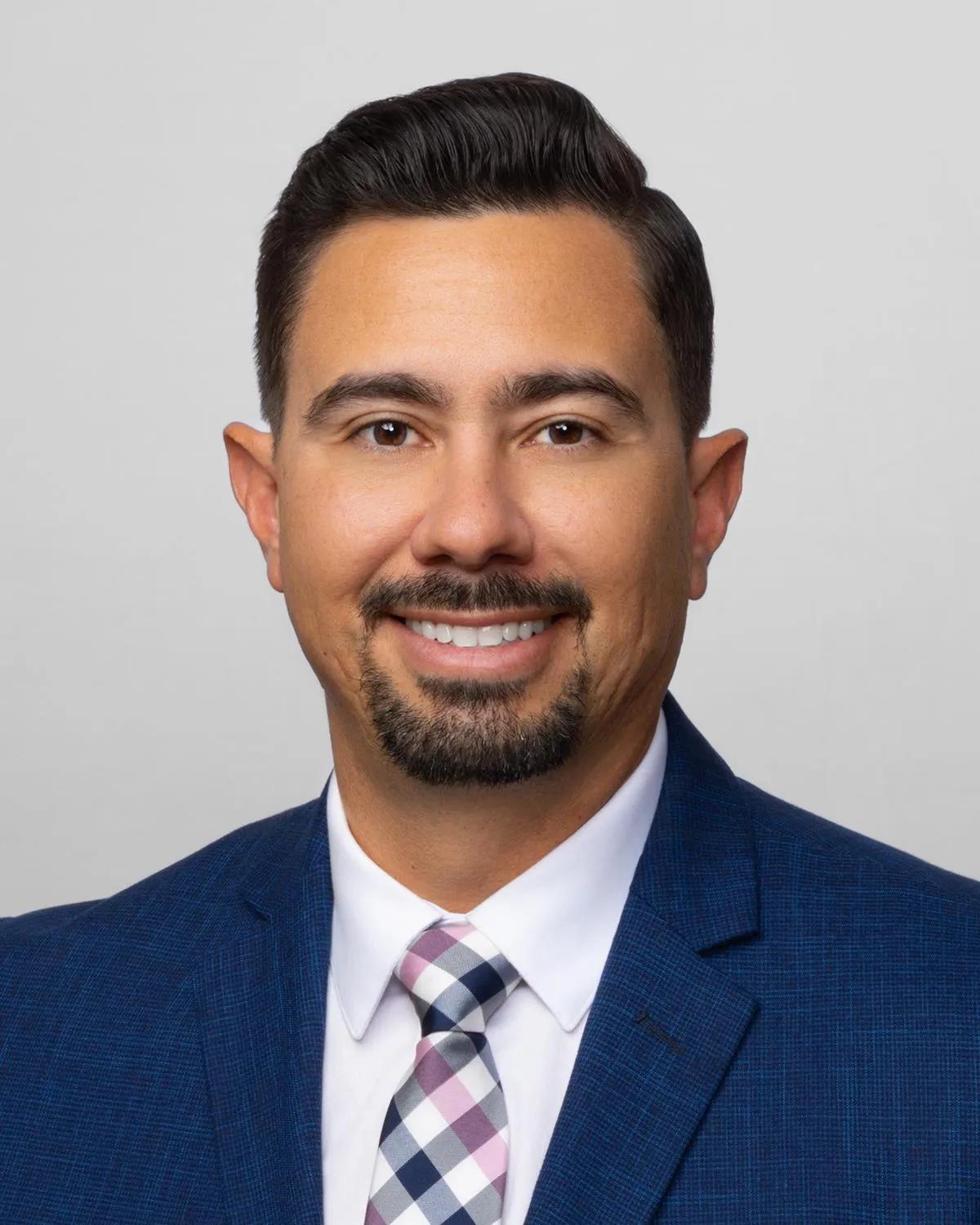 Dr. Roberto Gonzalez, MD - Port St Lucie, FL - Gastroenterology