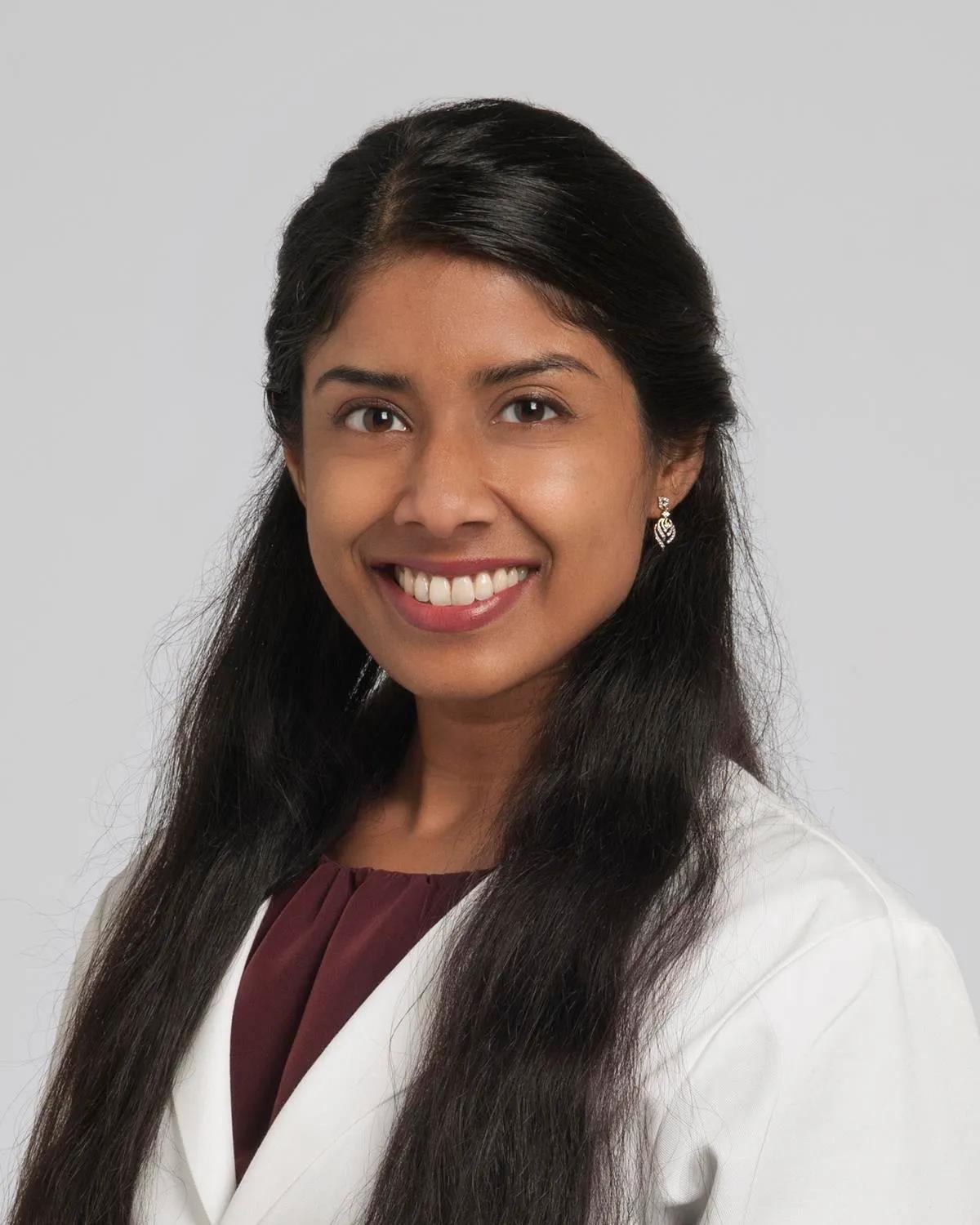 Dr. Aparna Bhat, MD - Cleveland, OH - Neuromuscular Medicine, Pulmonology, Sleep Medicine