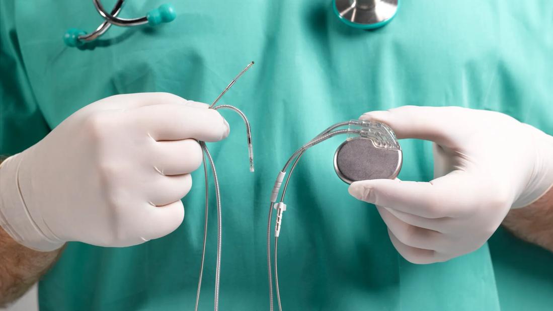 Pacemakers and Defibrillators: What’s the Difference?