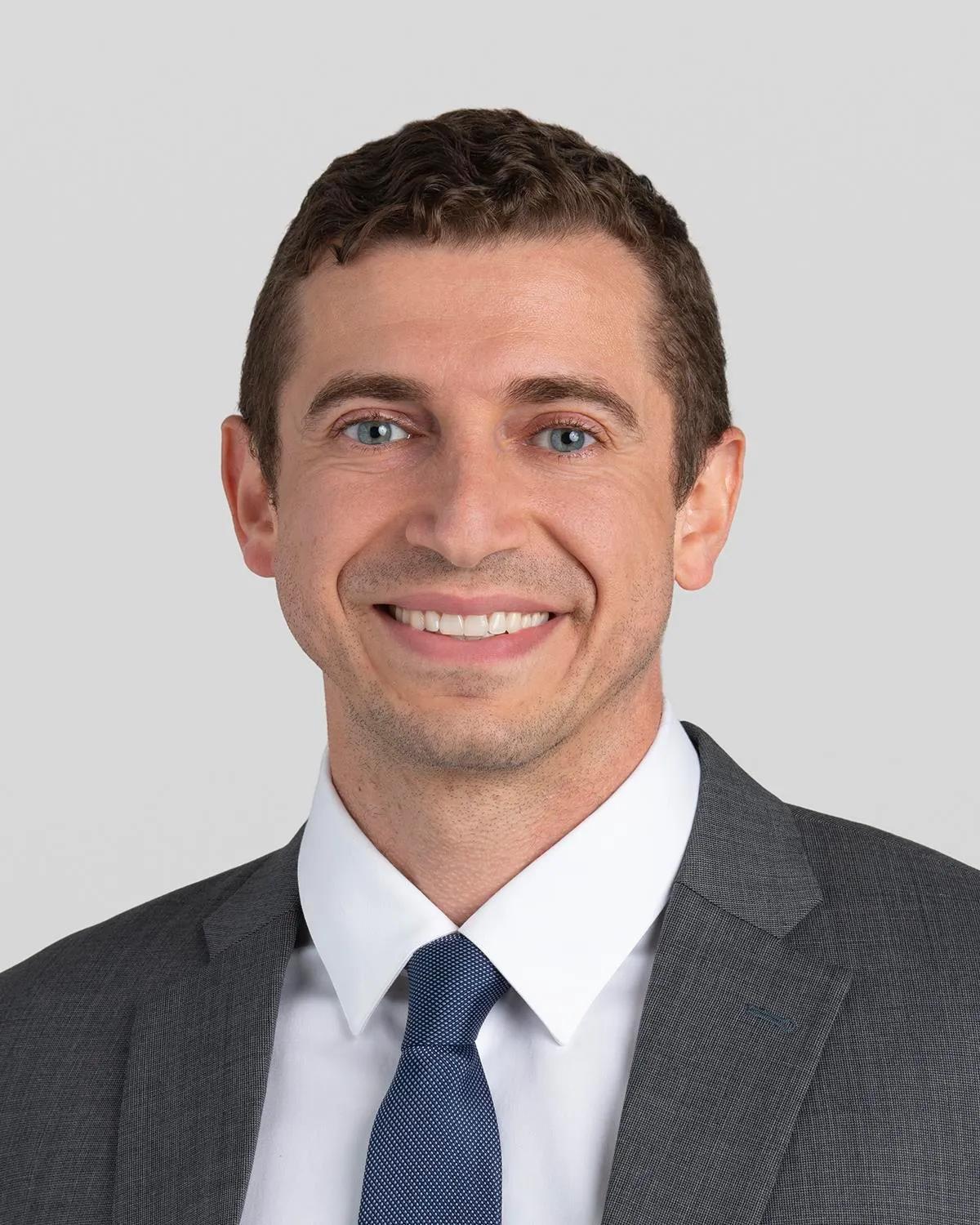 Dr. Osama Kashlan, MD - Mayfield Hts, OH - Neurosurgery