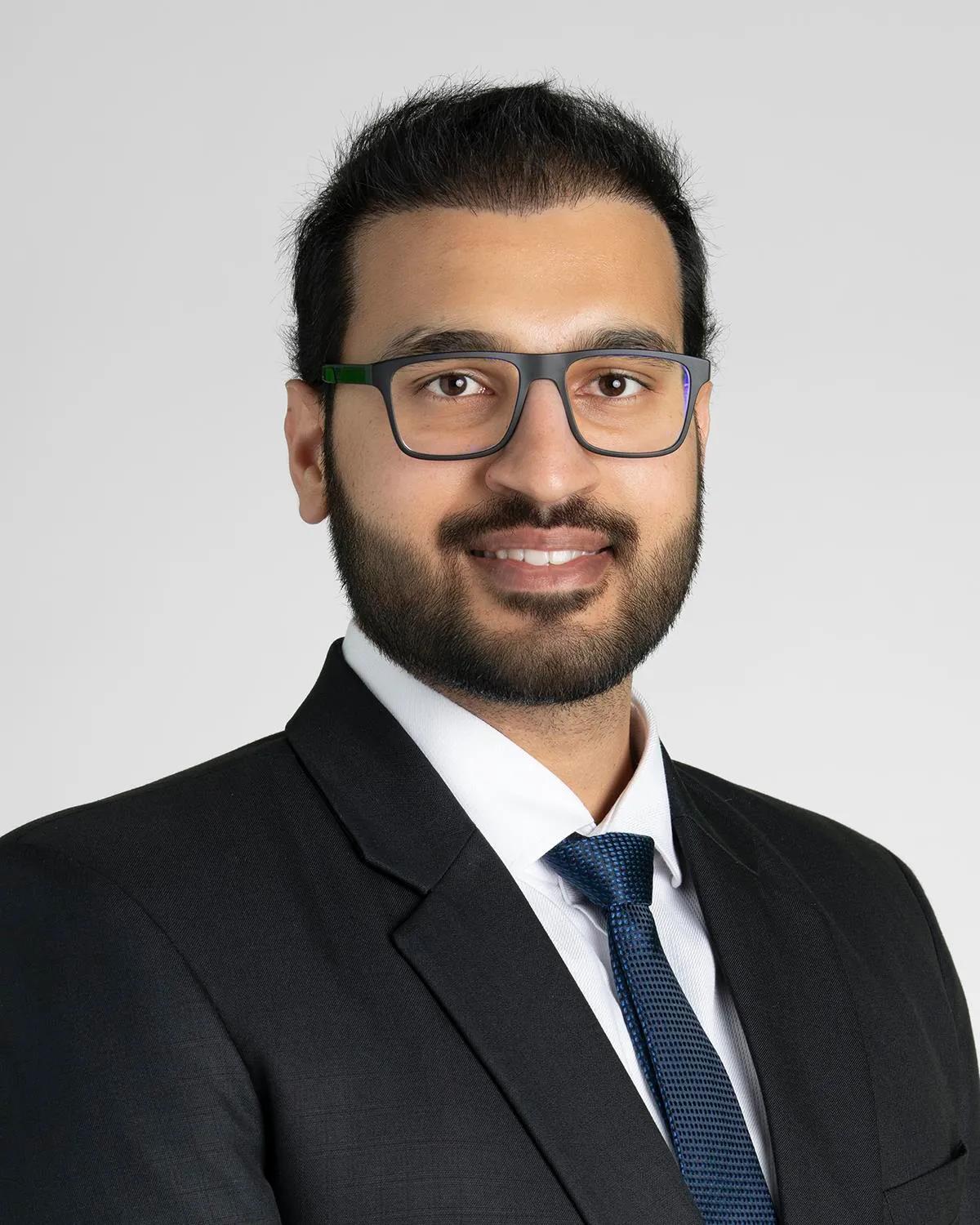 Dr. Akhilesh Khuttan, MD - Avon, OH - Hospital Medicine